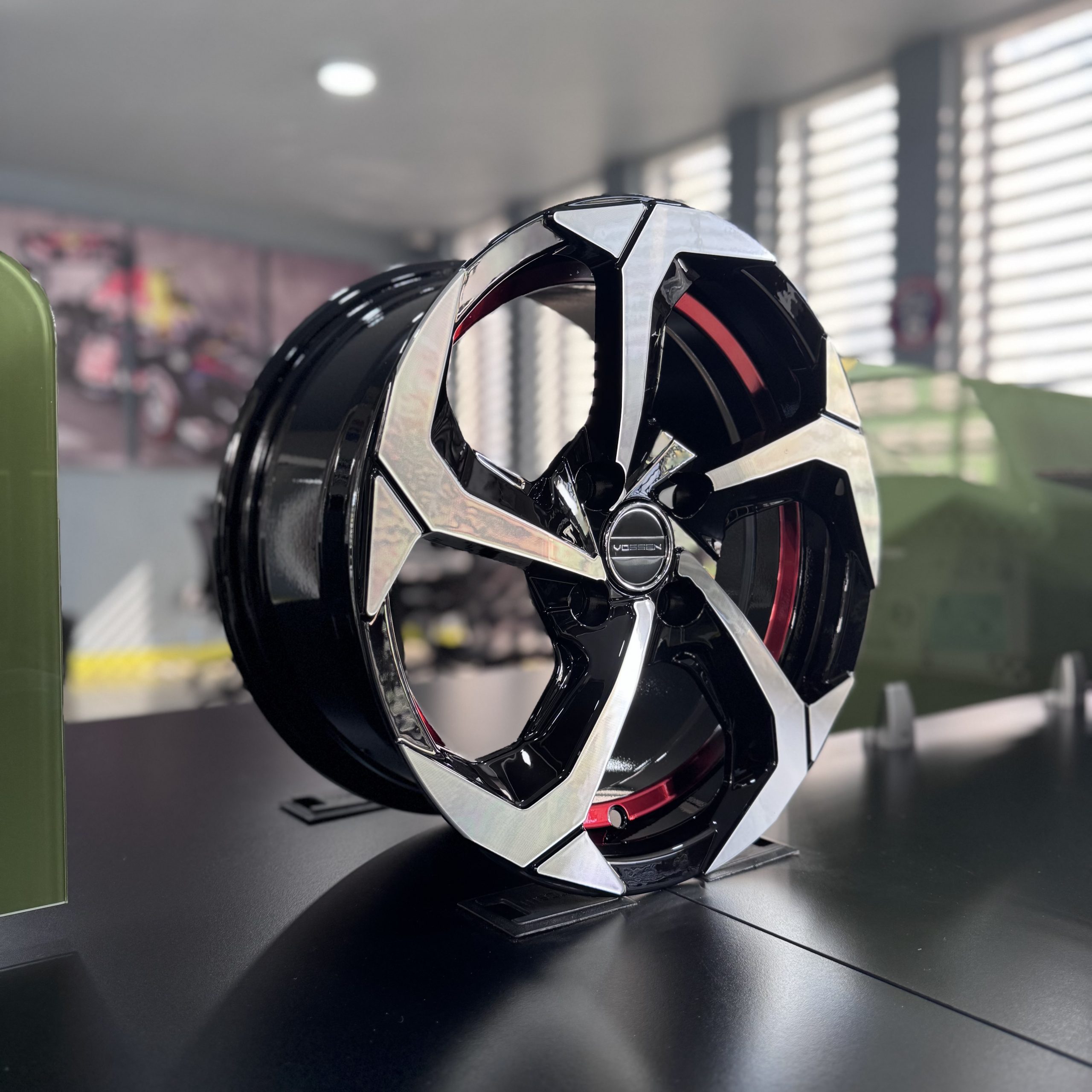 Rines r15x7 4×100 QC2058 R1 Black Machine Face Red Line - TireTop
